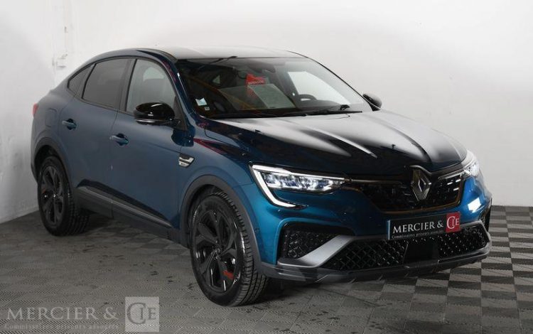 RENAULT ARKANA RS LINE TCE 140 EDC BLEU GB-548-EH – Mercier Auto
